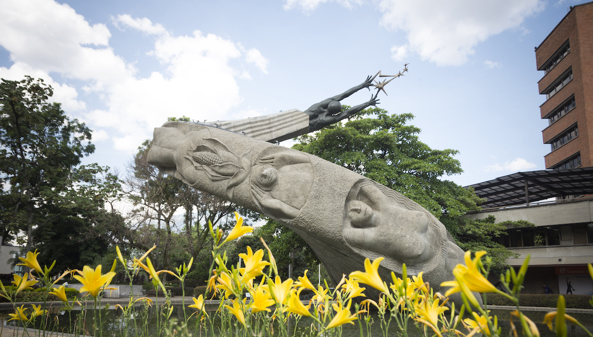 Monumento a la Vida Tentación del hombre infinito